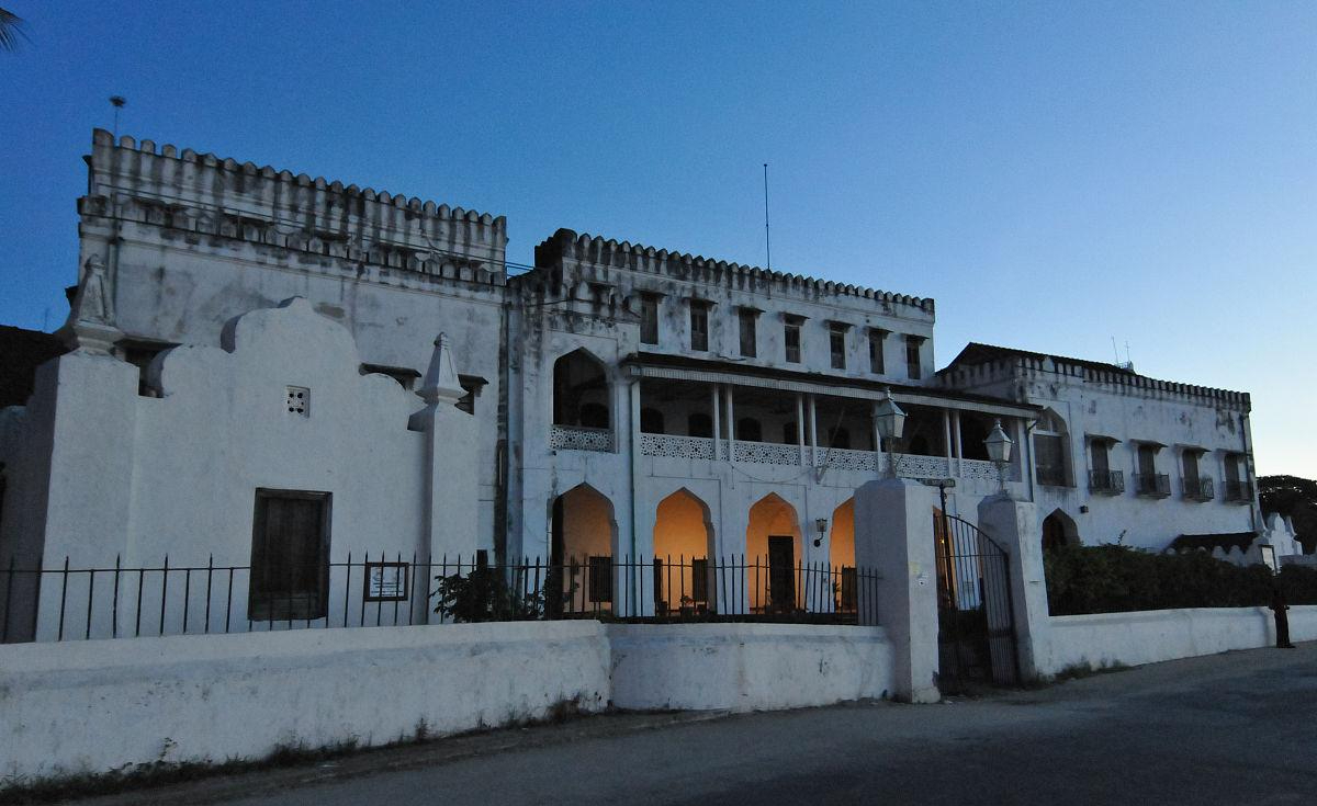 In the change of current situation, the role played by the shaping and ...