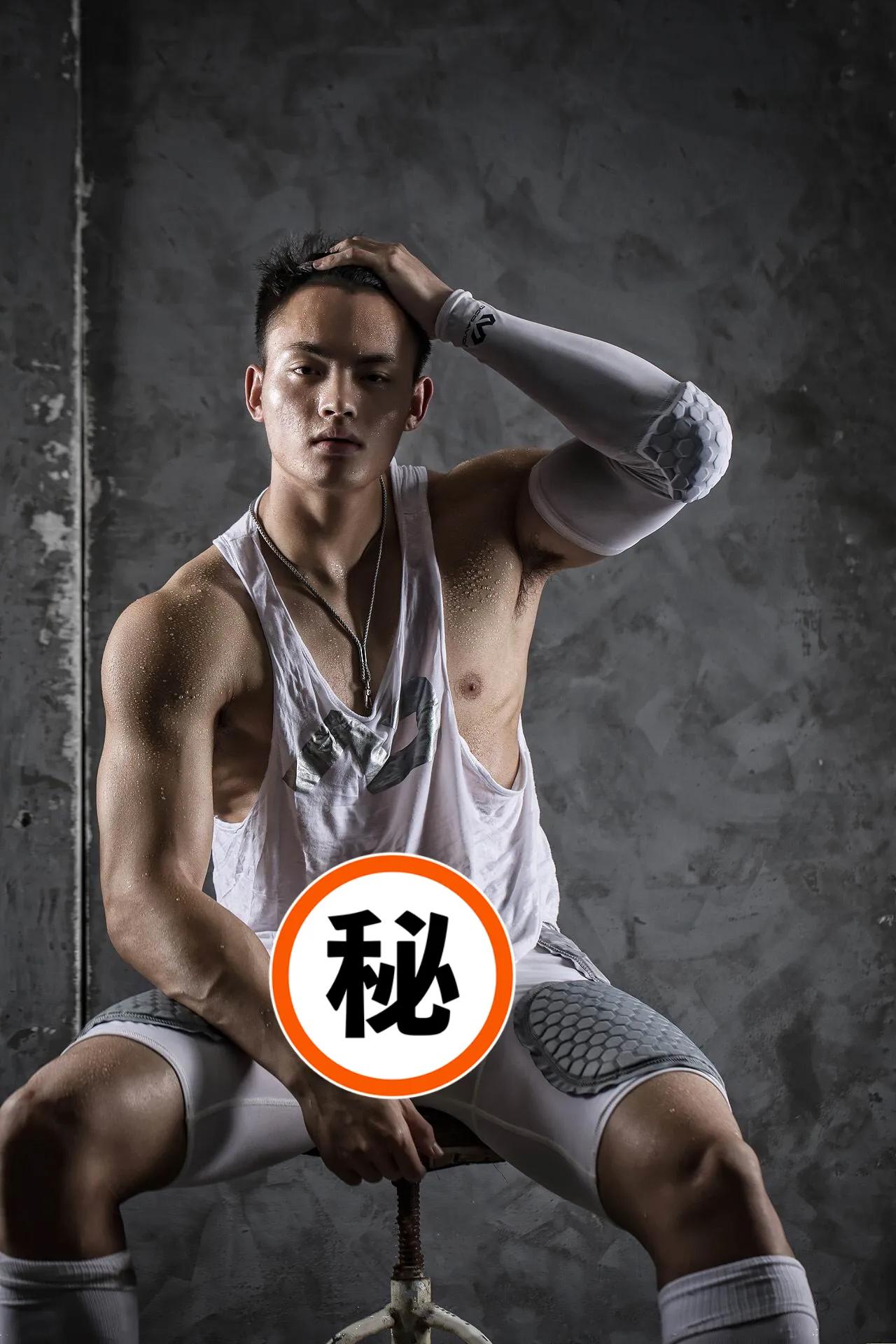 Xie Ziqiu: Oriental male power beauty created by lens - iMedia