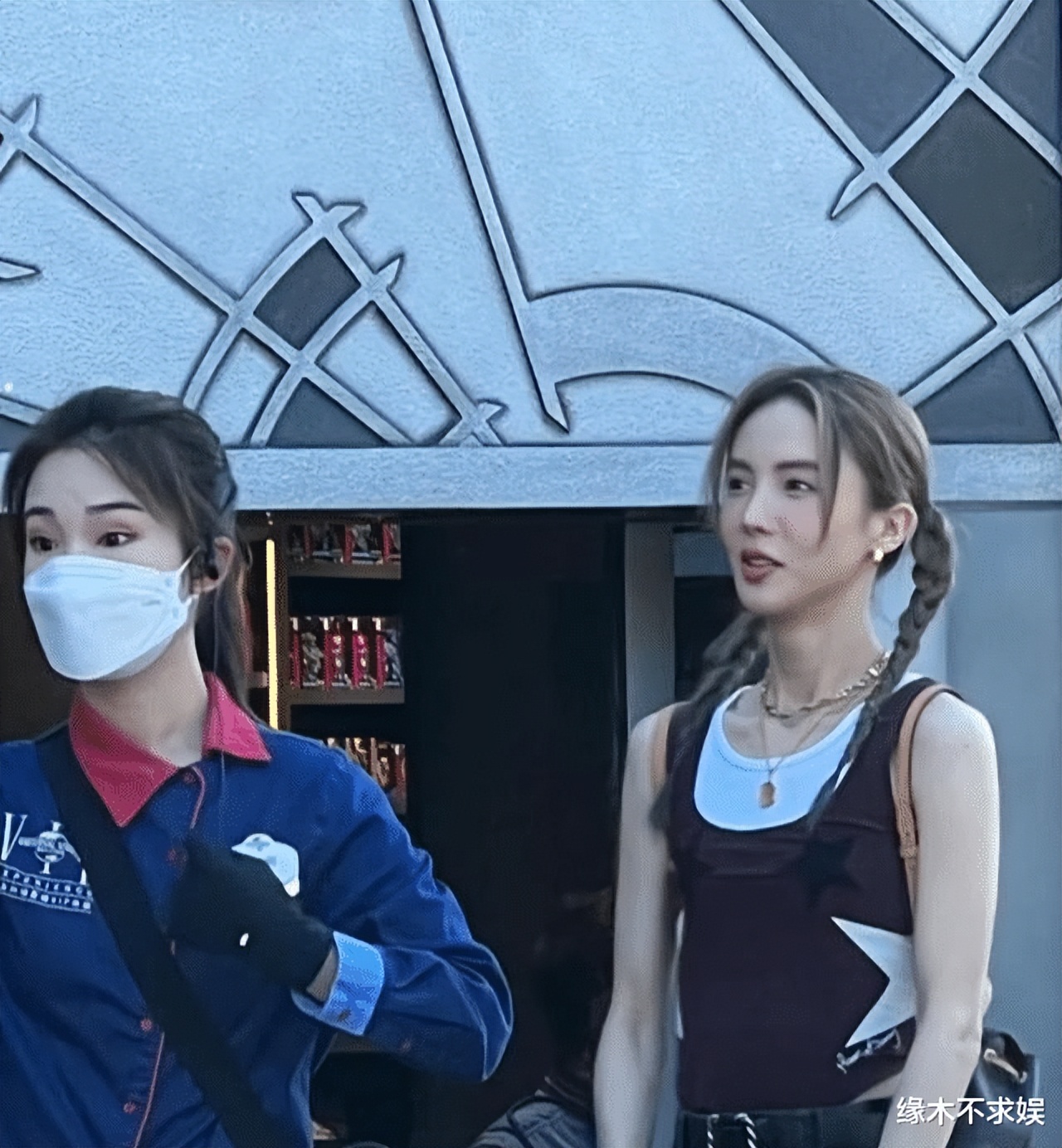 On Jin Chen's 32nd birthday, he and Li Yitong traveled to Universal ...