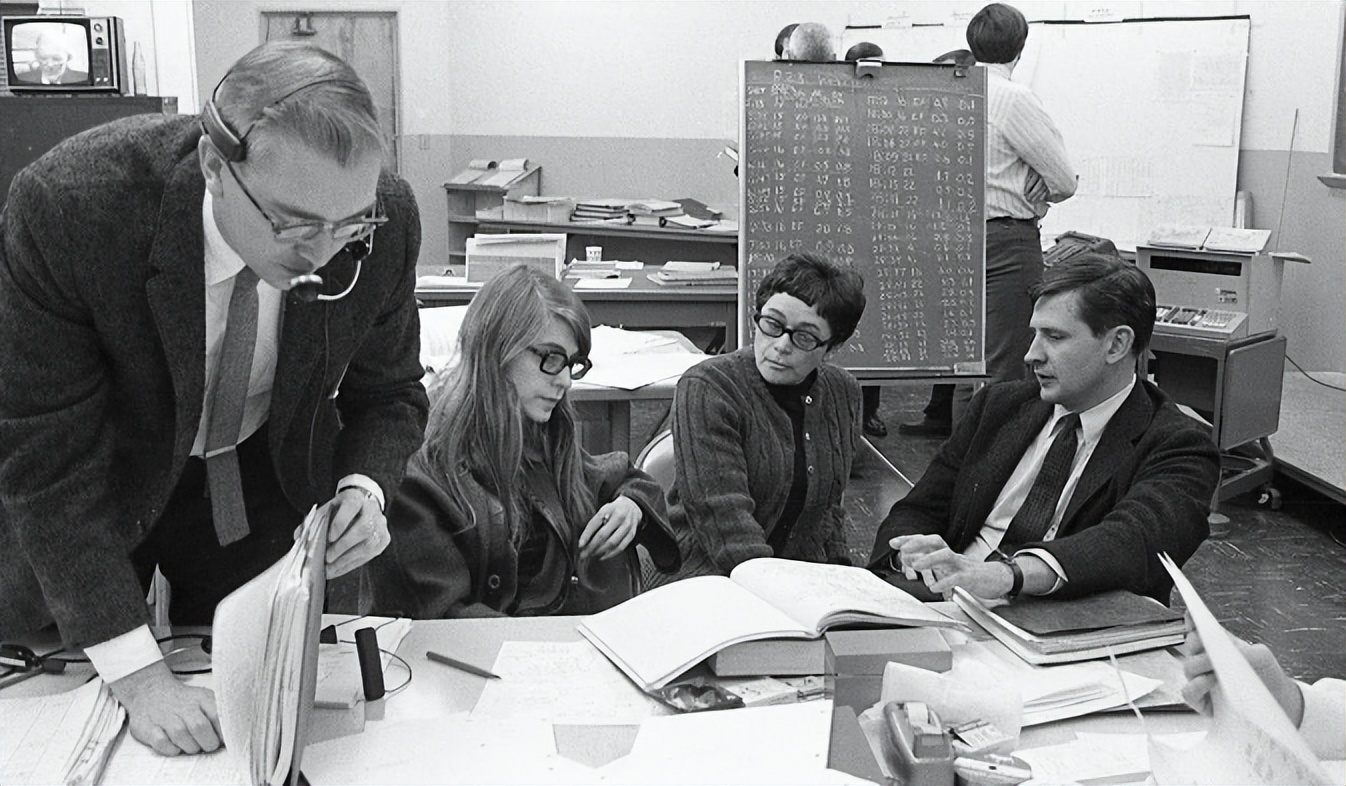 America is too exaggerated! Computer Miracle Behind Apollo 11: Relying ...