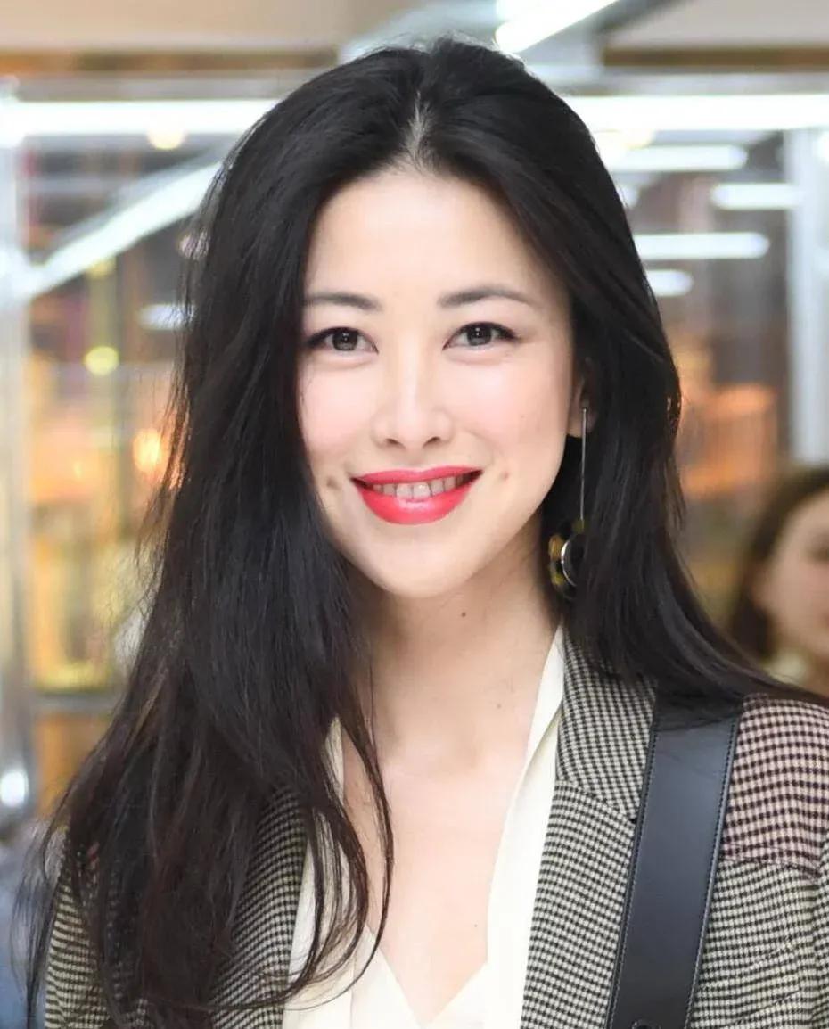 Zhu Zhu can develop in the showbiz, is it due to talent or the major ...