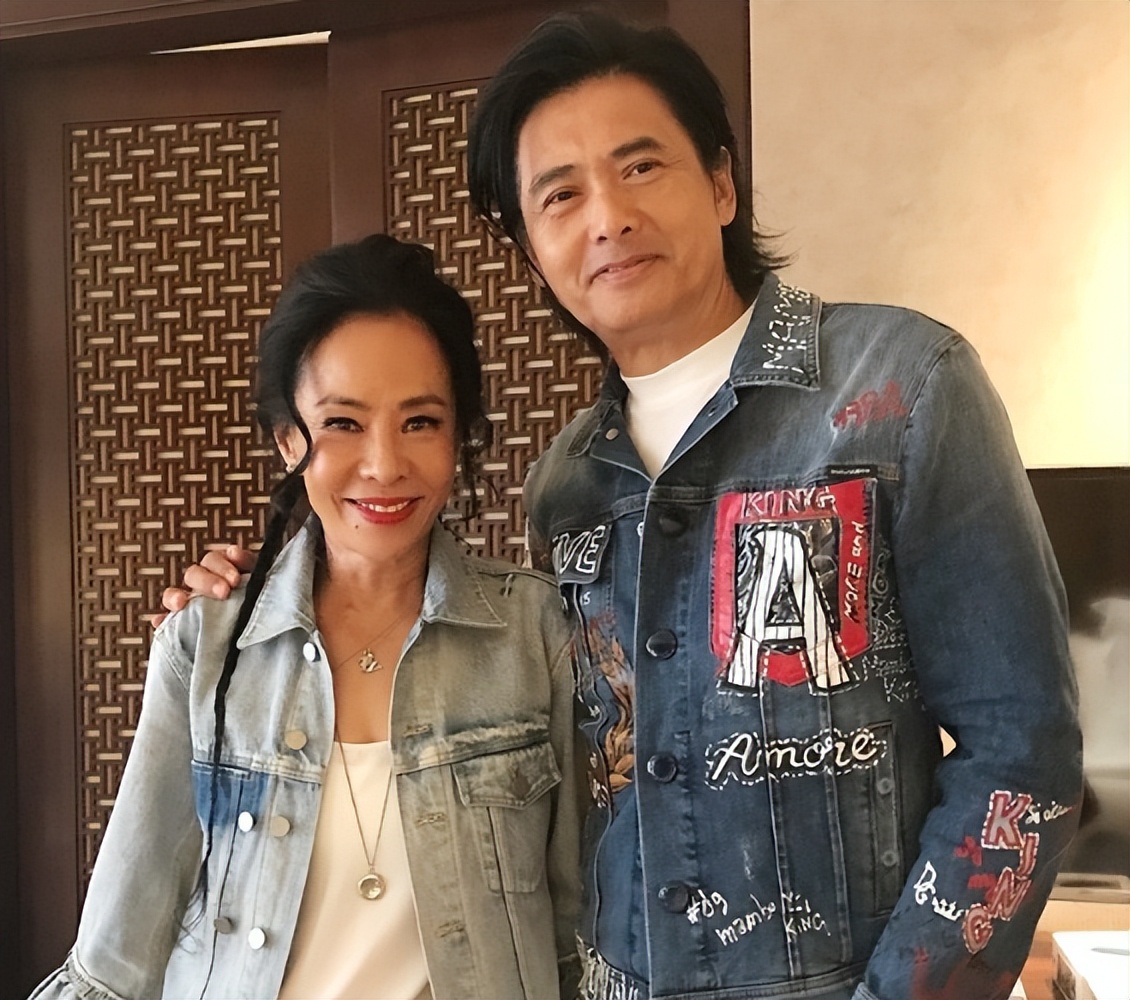 How awesome is the woman behind Chow Yun Fat? Let Chow Yun-fat be the ...