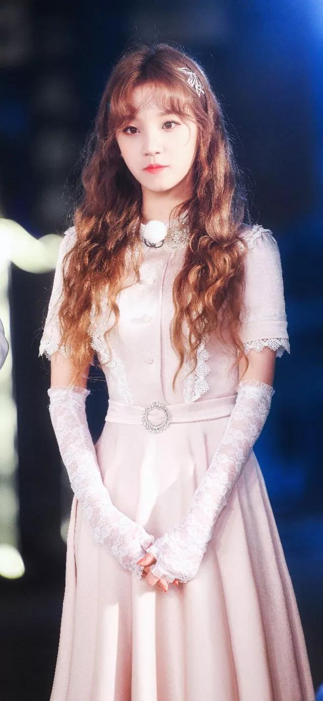 Song Yuqi is so cute - iNEWS