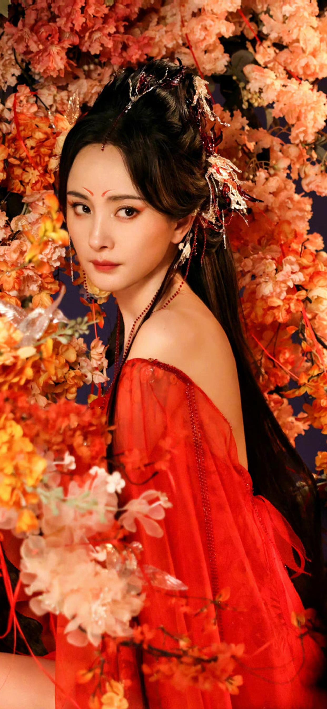 Yang Mi wallpaper | red antique dress - iMedia