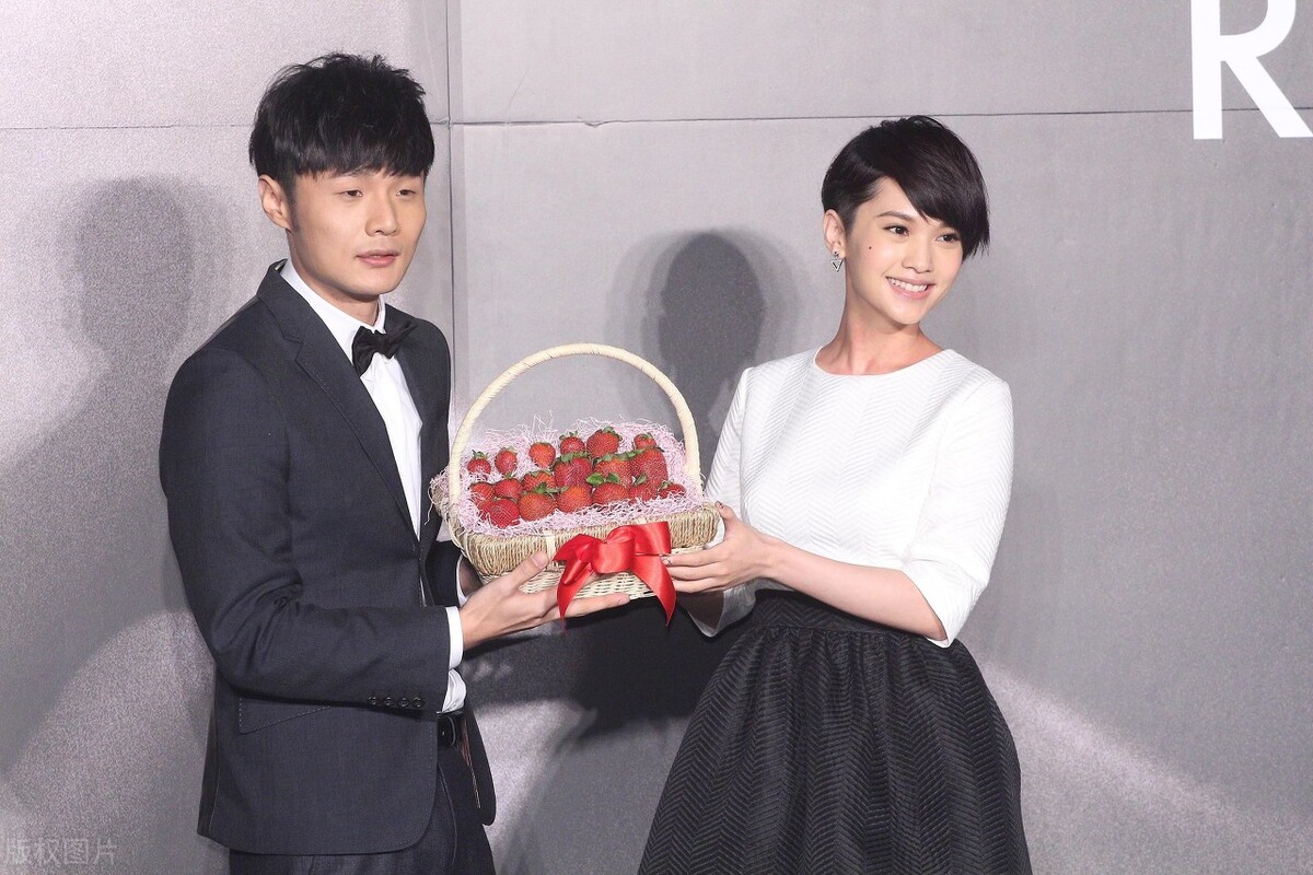 Abandoned his girlfriend who lived together for four years, and kicked ...