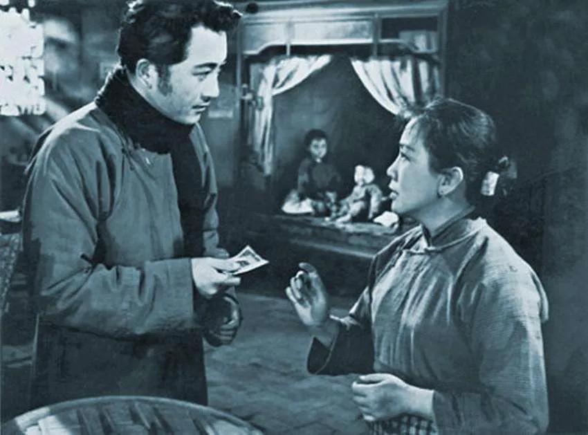 The movie "Early Spring in February" is engraved with the brand of the ...