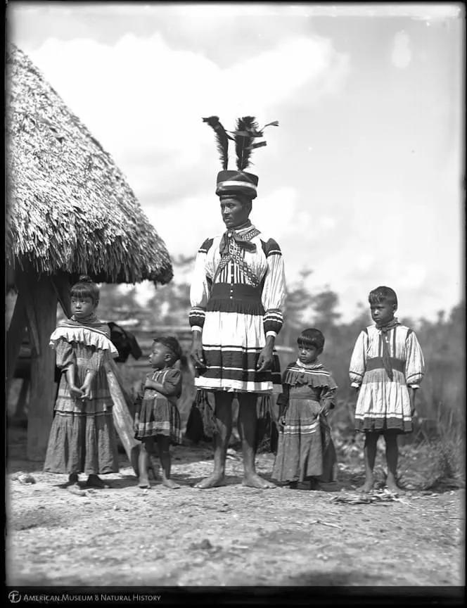 Seminole Life in the Everglades, 1910 (1) - iNEWS
