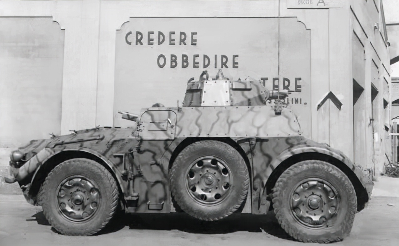WWII Italian AB41 armored car - iNEWS