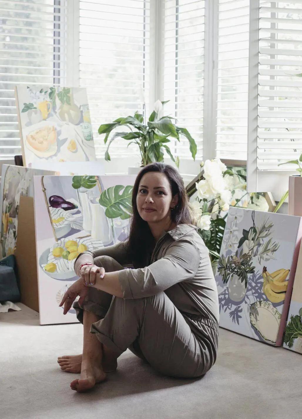 ‍Australian female artist Bethany Saab‍ - iNEWS