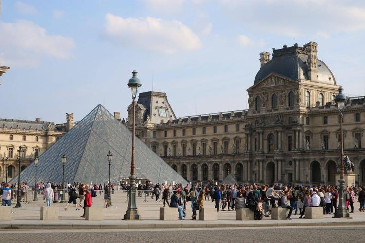 A Comparative Study of French Renaissance Architecture and the Louvre ...
