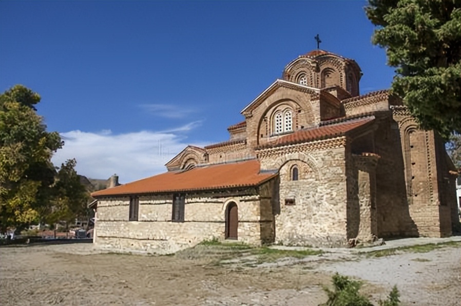 The influence and inheritance of art and architectural styles in the ...