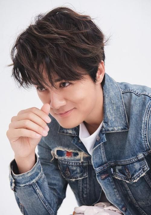 He Chaolian's ex-boyfriend Huang Junhao was revealed to be supported by many rich women, no ...