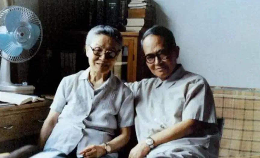 Yang Jiang, "The World Is Your Own" - iNEWS