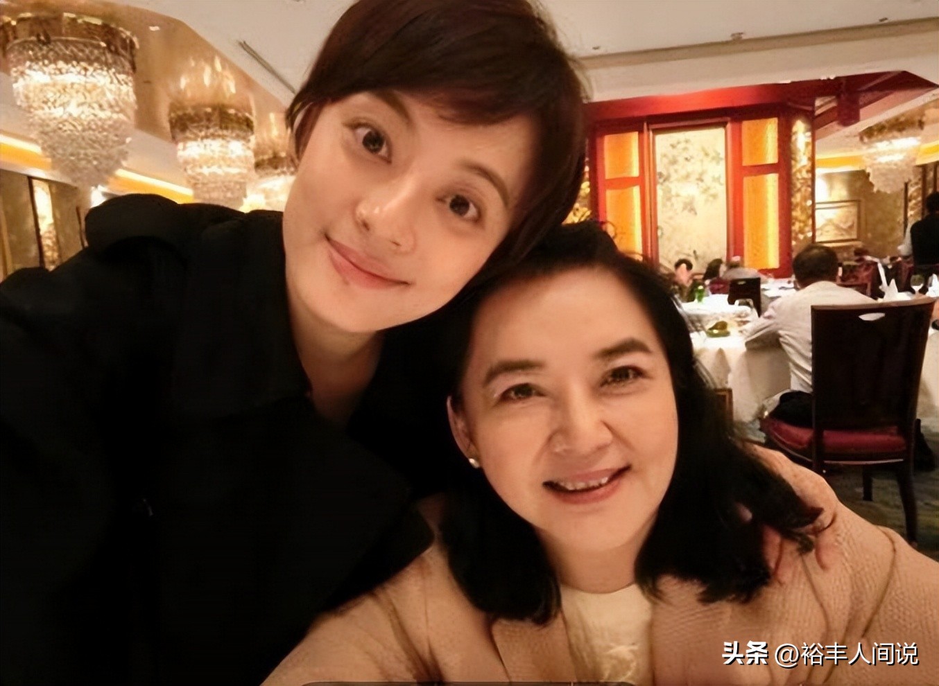 64-year-old Hu Huizhong appeared in Mount Lu, and blew kisses from Dai ...