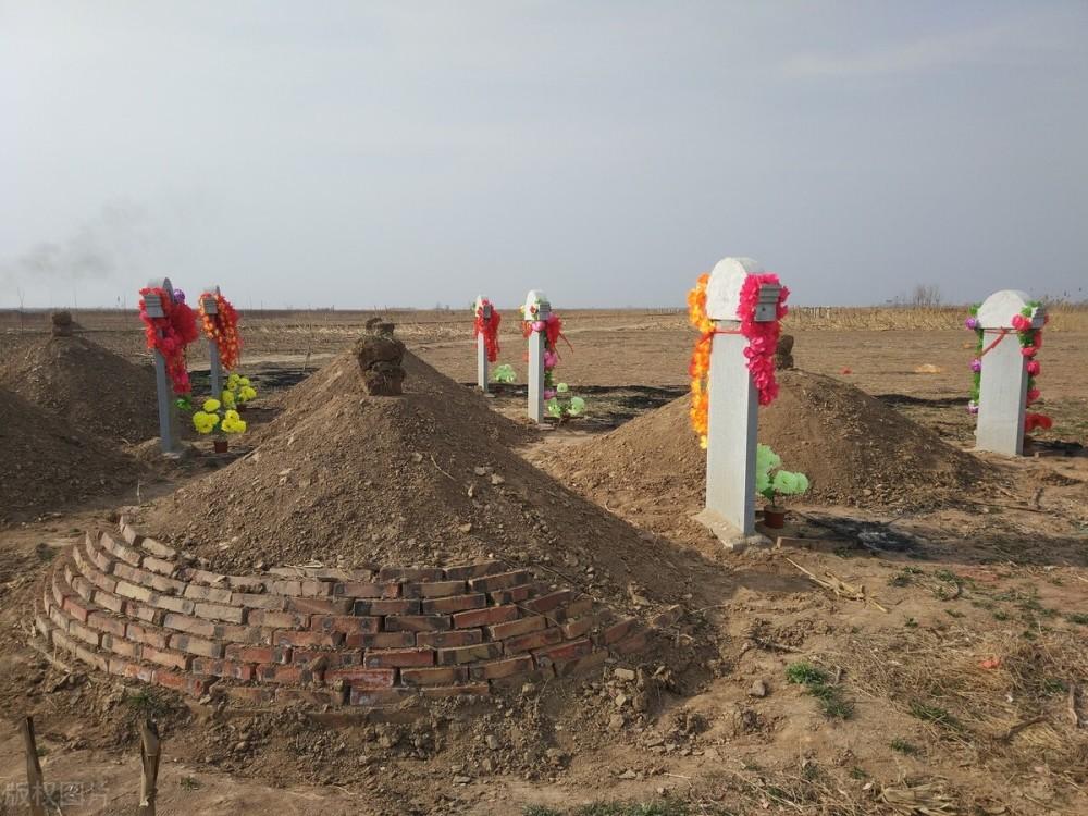 The "burial" of Zhang Hengyuan's burial has attracted heated ...