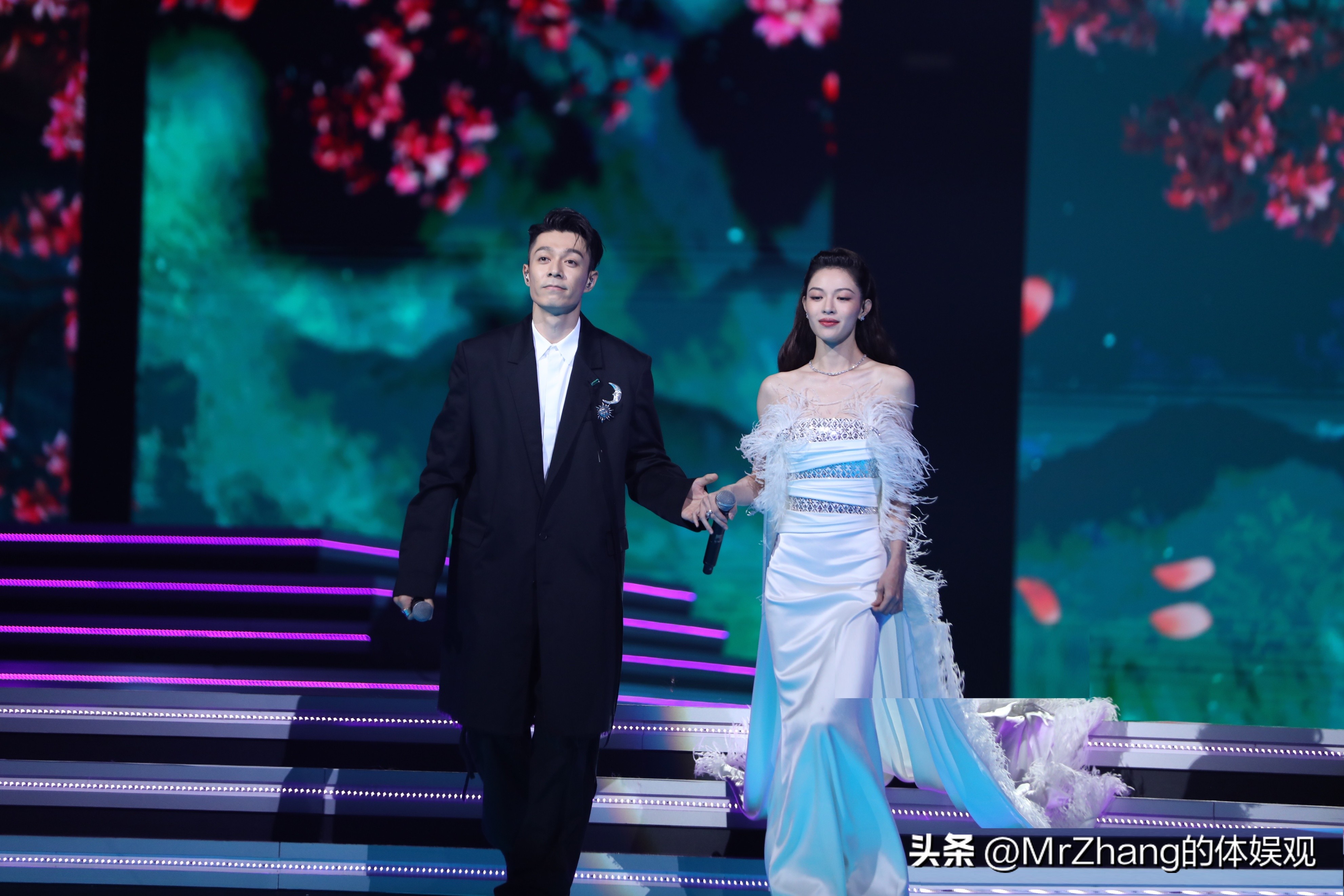 The biggest star lineup, the three places on both sides of the Taiwan ...