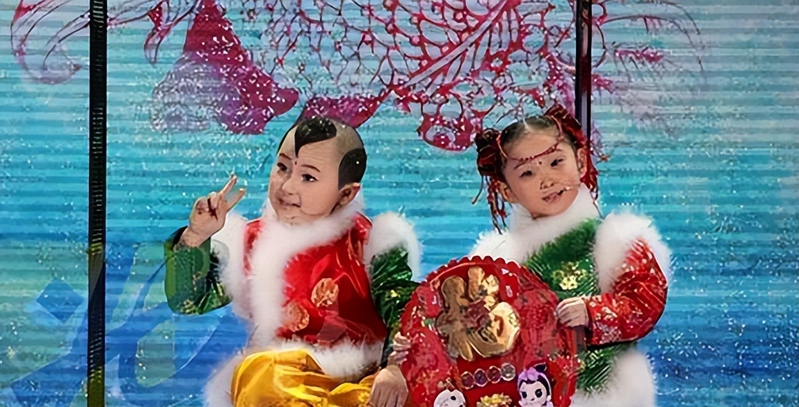 Deng Minghe died at the age of 6 when he attended the Spring Festival ...