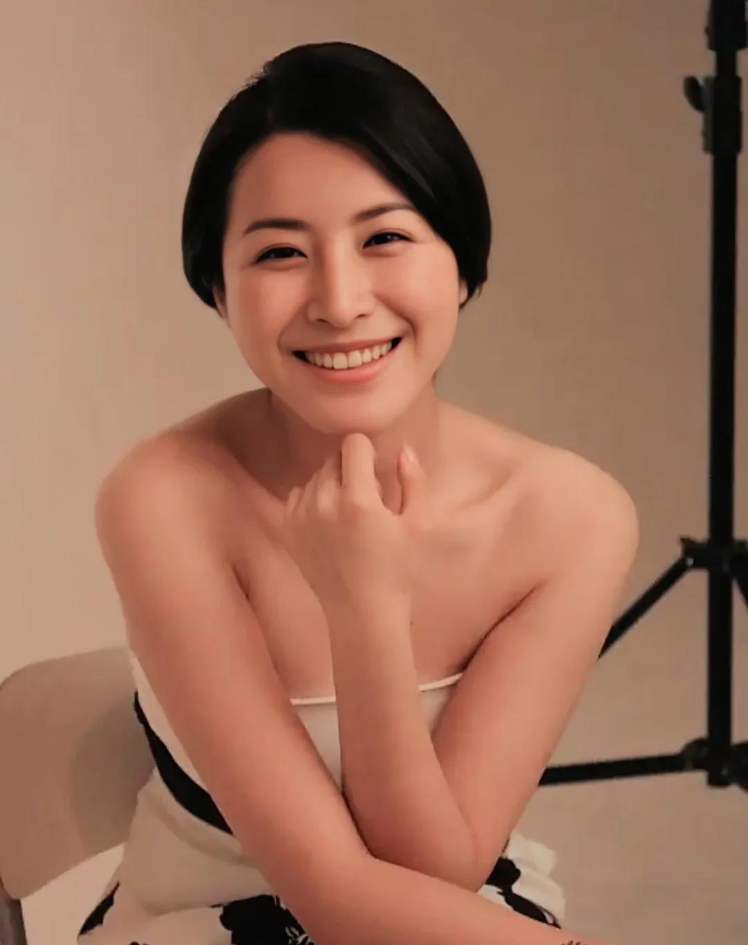 Wang Yajie is so feminine - iNEWS