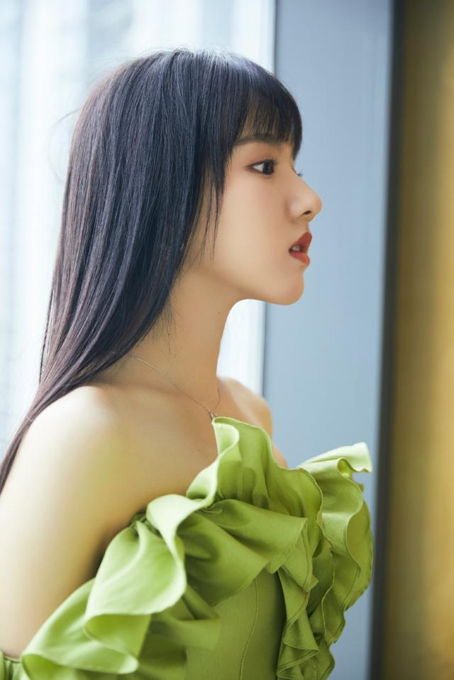 Su Xiaotong has a baby face, but the figure is so "pretty". Wearing a ...