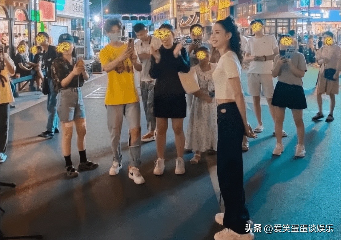 56-year-old Li Ruotong was accidentally encountered on the street at ...