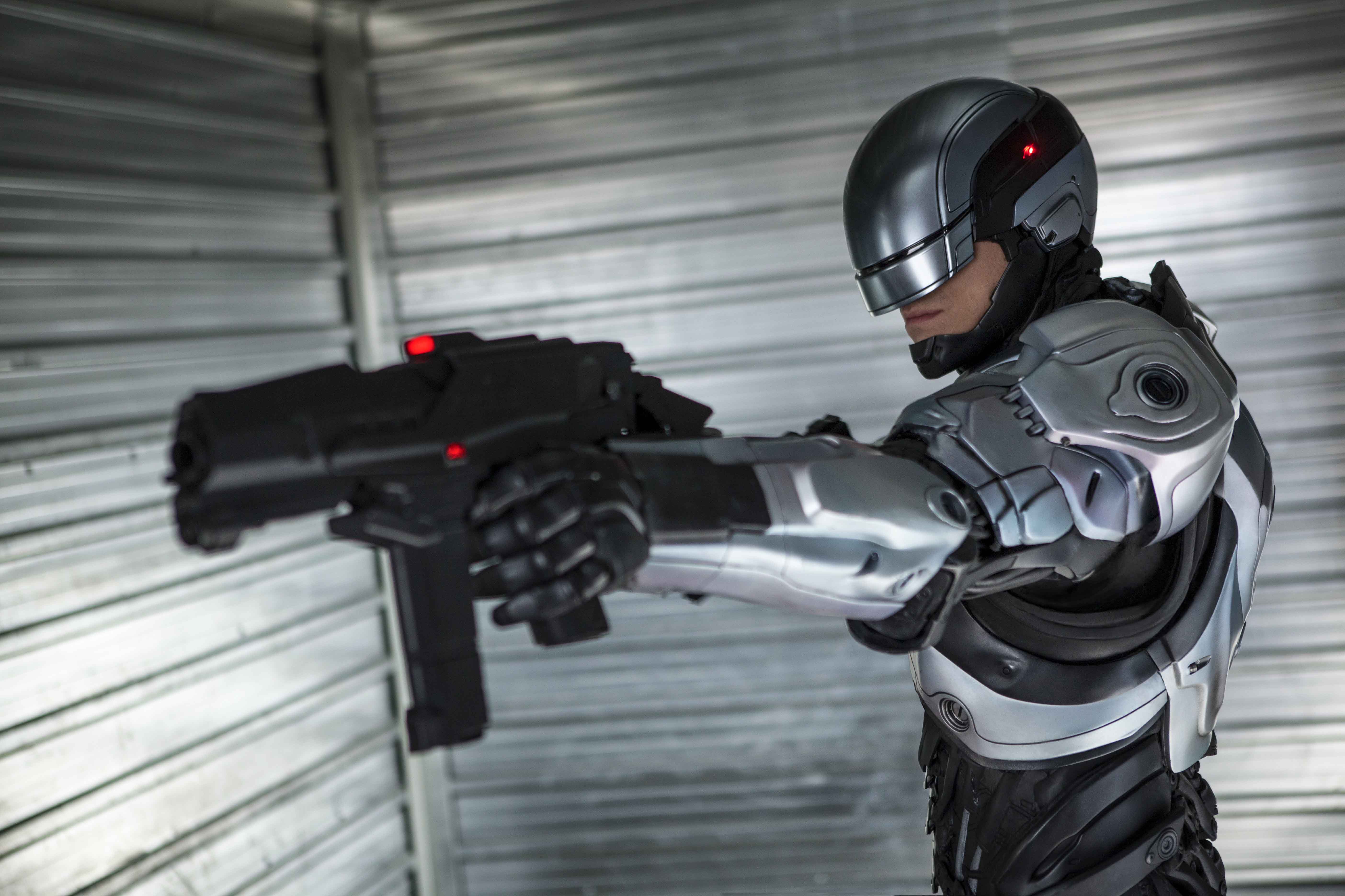 How the visual effects of the movie "Robocop" are reflected - iNEWS