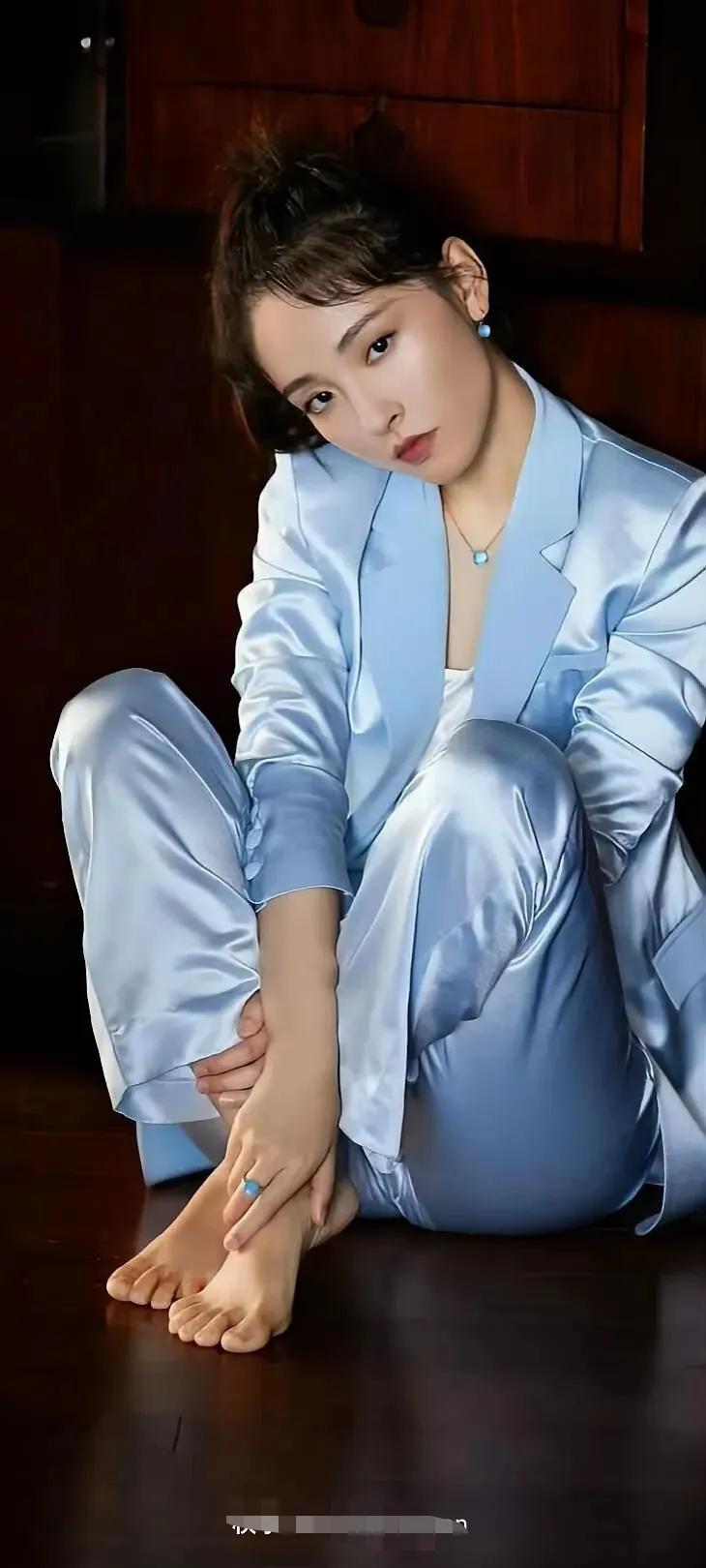 cute wu qian - iNEWS