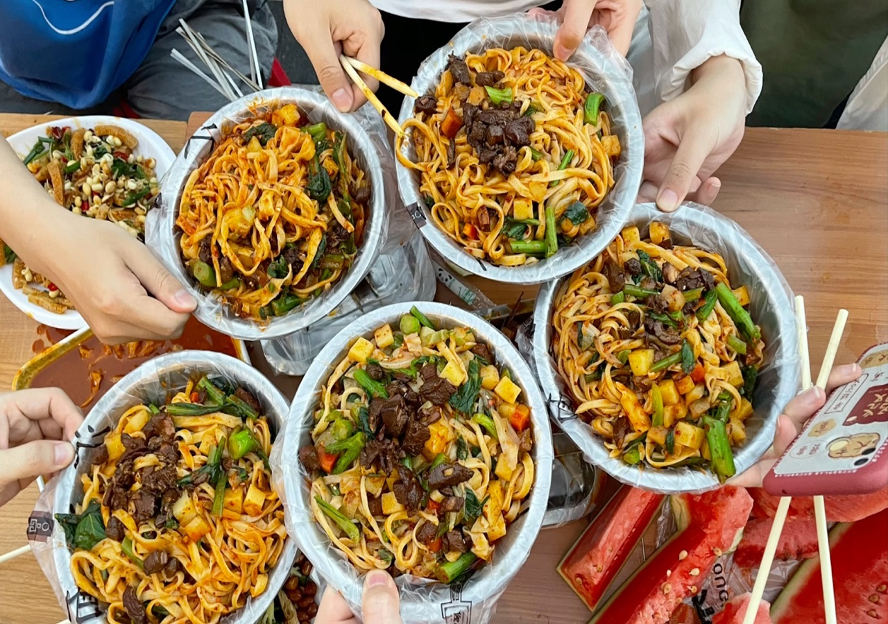 Huitong Noodles: The Supper Complex of Xianyang People - iNEWS