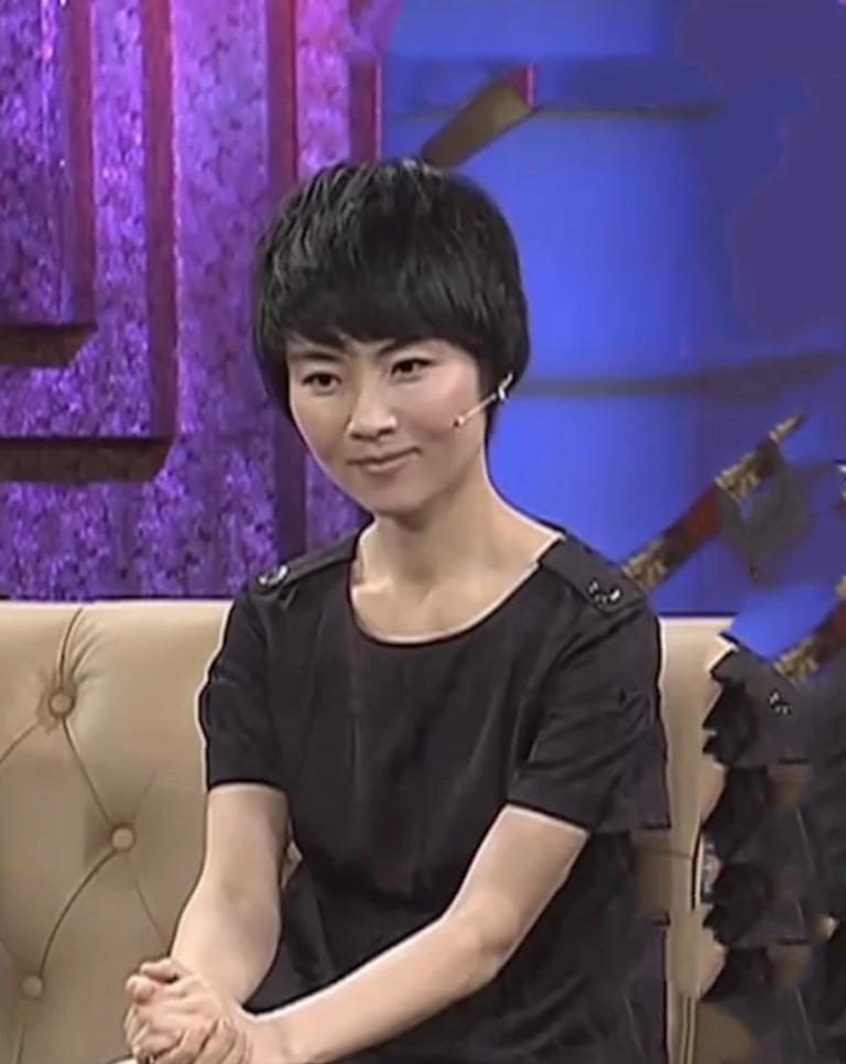 Kang Hui, the first brother of CCTV, his wife is also a CCTV host ...