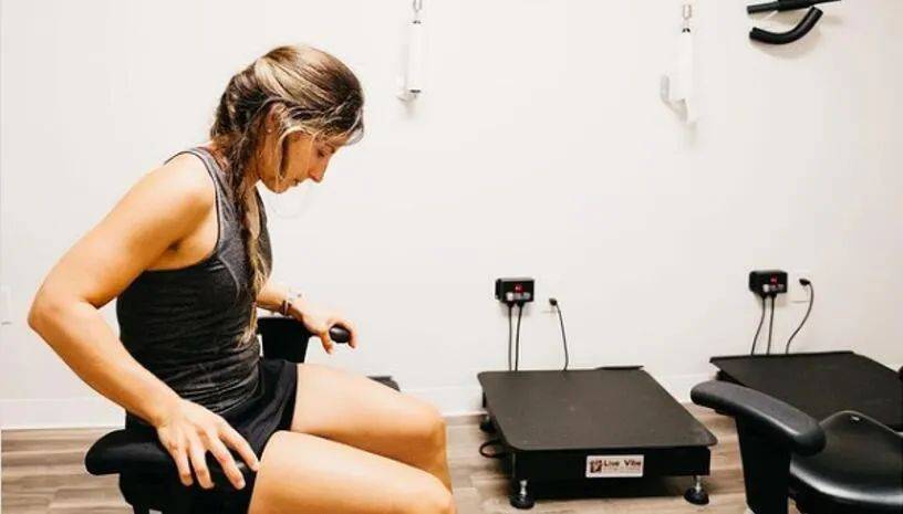 American chiropractic combined with swing training chair recovery ...