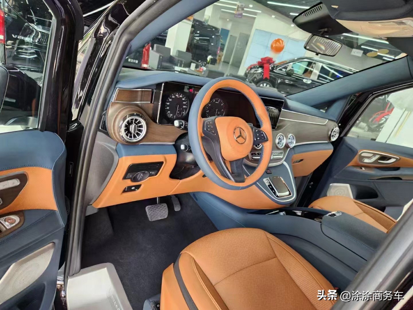 Amway a privately customized Mercedes-Benz Vito small high-roof MPV ...