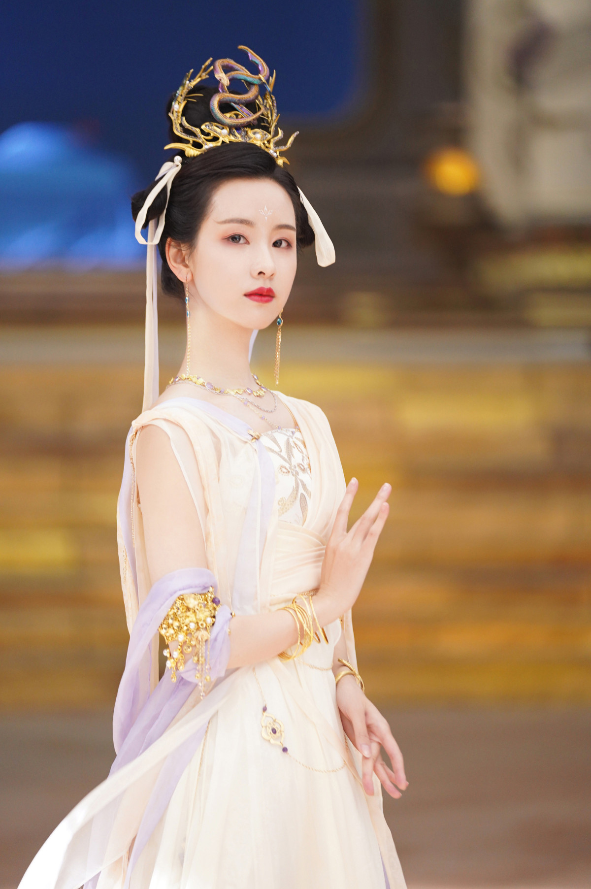 Same age, different life! Chen Duling vs. Zhang Zetian, fate is very ...