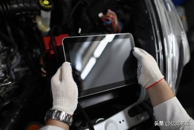 Car knowledge (2) - what does 3.5TT mean? - iNEWS