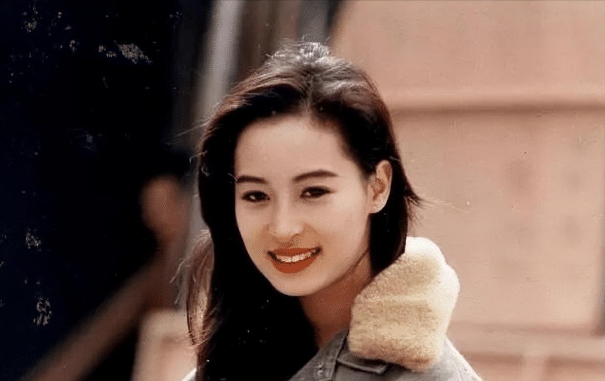 Debuted at the age of 18, fell in love with Tony Leung and was ...