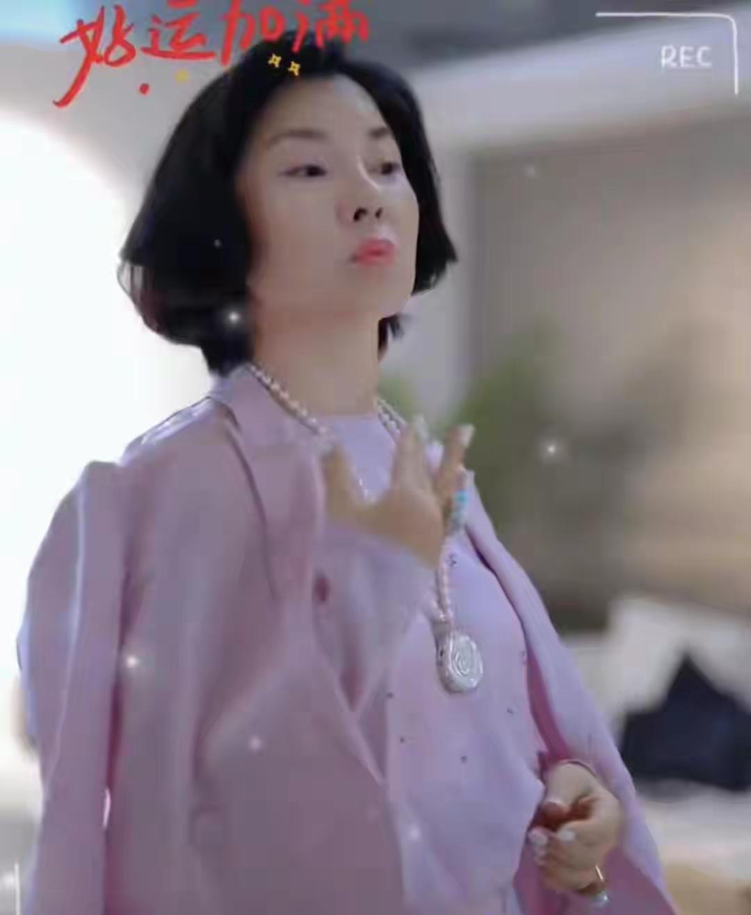 Singer Chen Hong started her own business as her own boss, her 54-year ...