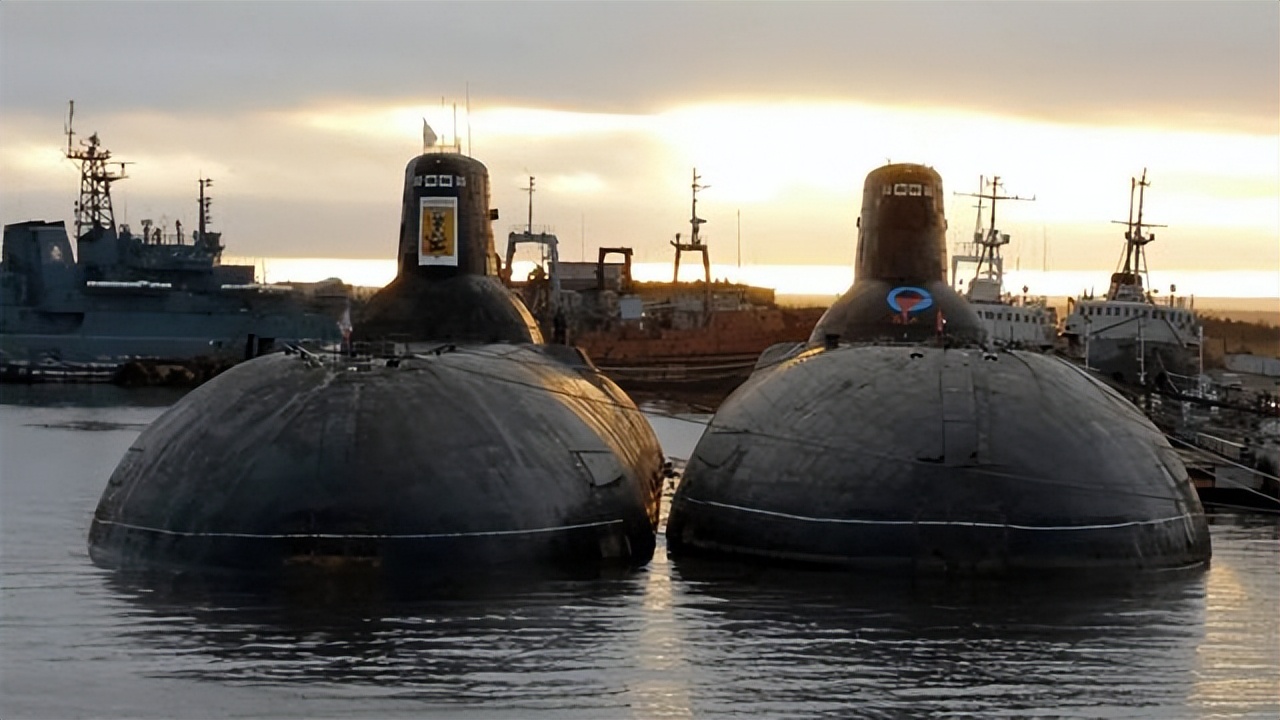 Why do submarines have glass windows? There are safety risks but great ...