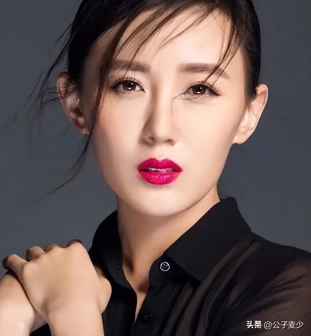 Zhang Fengyi: Married Huo Fan, a 12-year-old fan in his second marriage ...