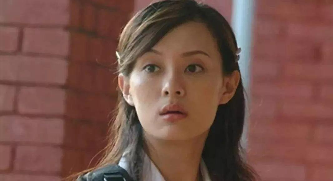 5 actresses who wear the wrong dress. Others look stunning on the red ...