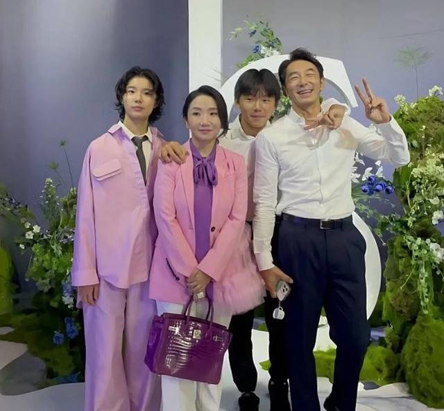 Jam Hsiao held a wedding, with Xiang Huaqiang, Xiang Tai, Jia Jingwen ...