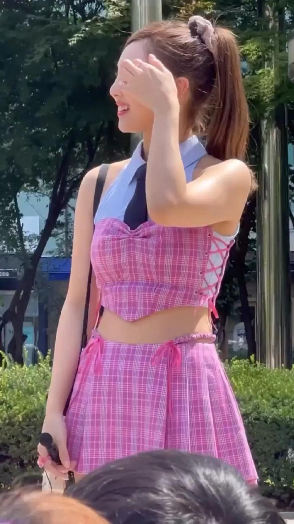 Twice Lin Nalian wallpaper sharing: cute and energetic, come and ...