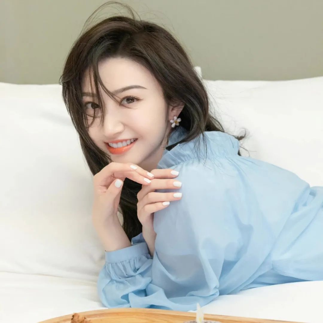 Little Gossip, Zhao Liying, Yang Mi, Wang Ou - iMedia