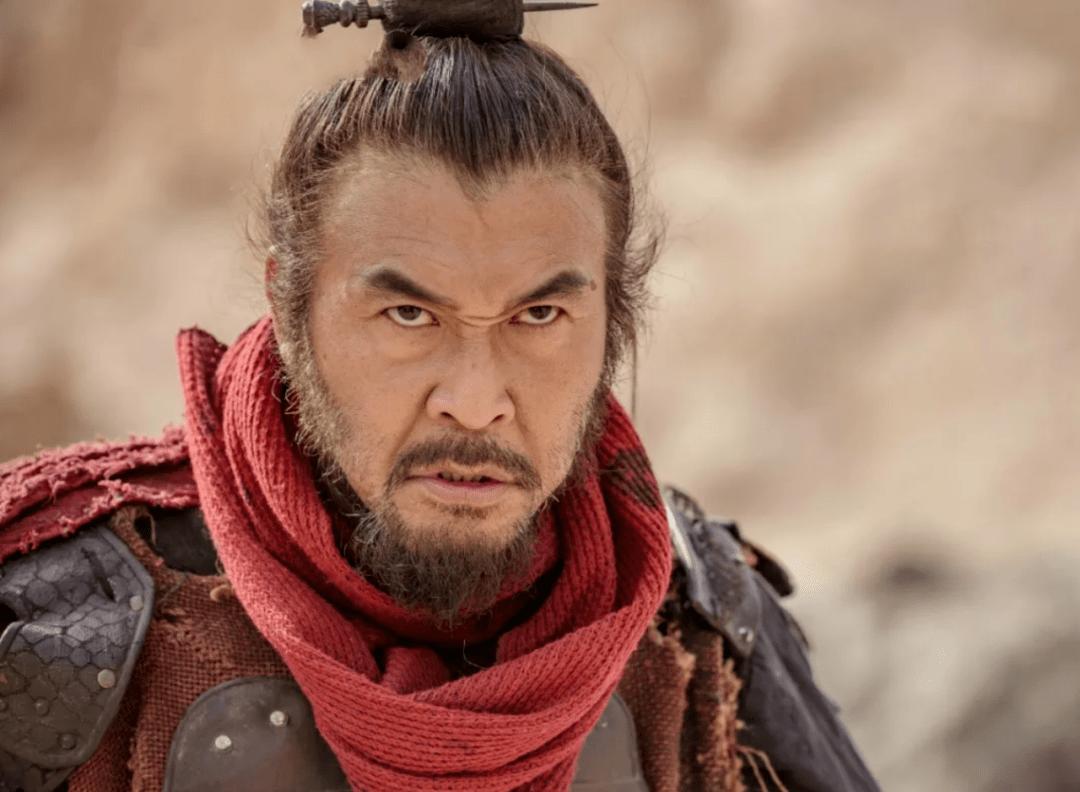 The heaven and the earth have the same power, the heroes are not free ...