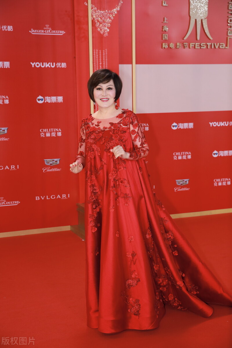 The 73-year-old strong woman Jin Yuxi made a high-profile announcement ...