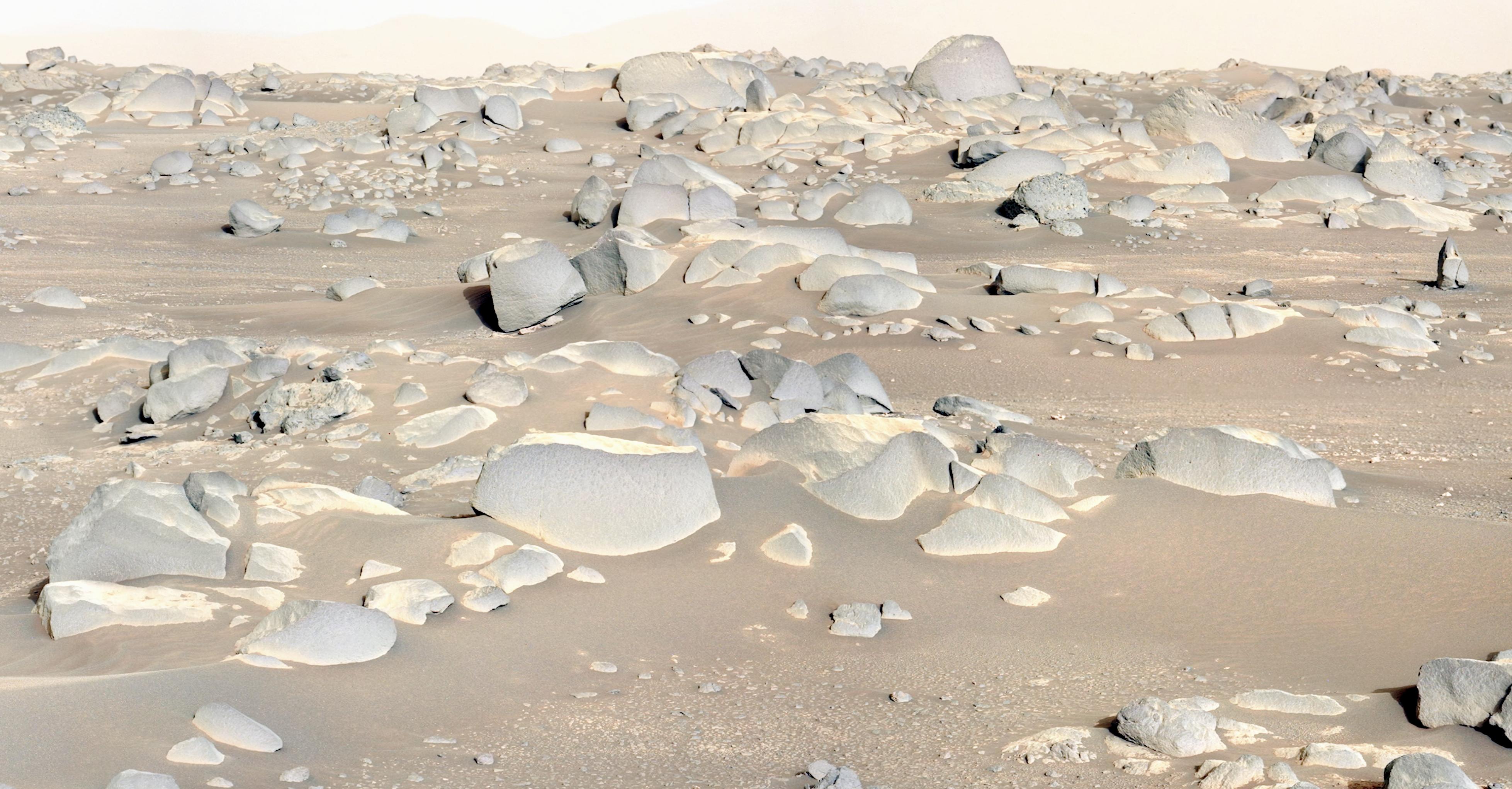 Landscapes on Mars: Perseverance spots a shiny object, and scientists ...