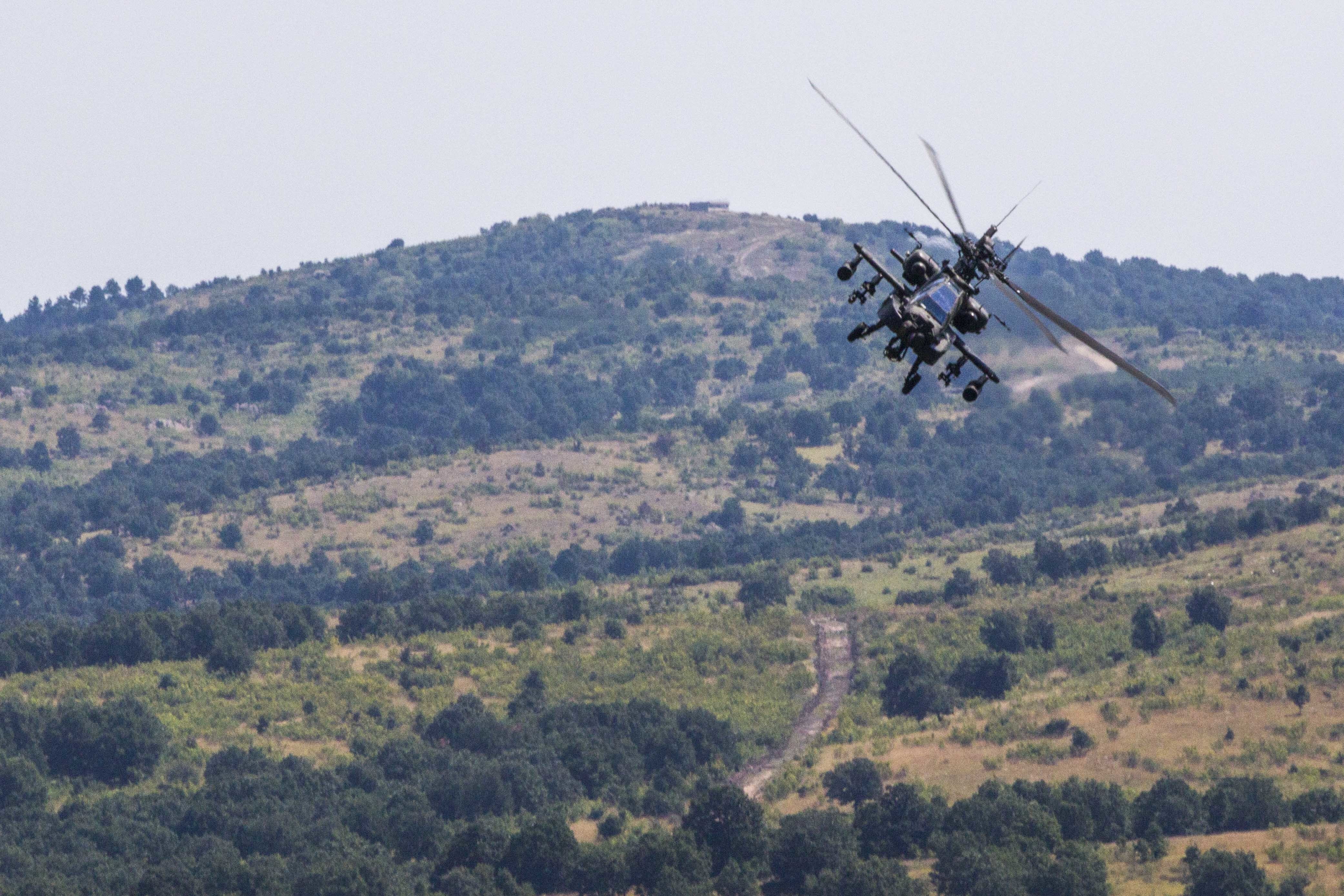 For 30 years, the world's best attack helicopter - AH-64 Apache attack ...