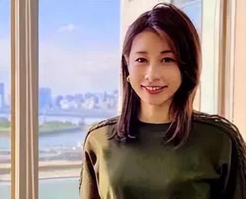 Japanese E-cup busty beauty host Ayako Kato, her lean and motivated attitude towards life is ...