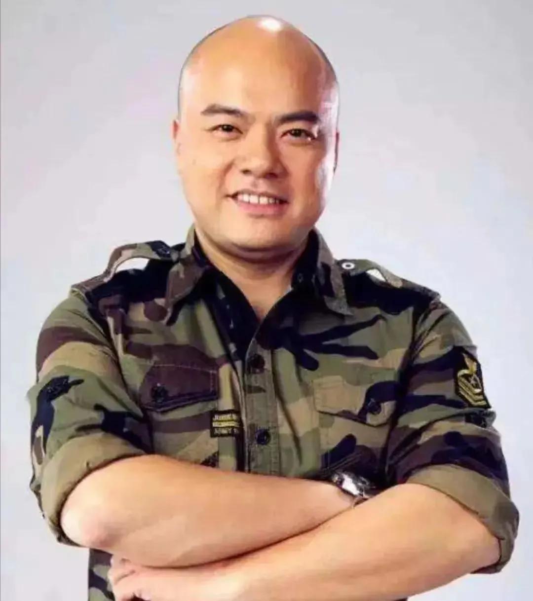 Well-known host Lu Junyu was born in a family of Cantonese opera, but he likes to be a host, and ...