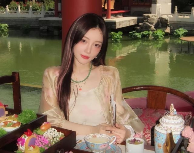After the "hair" incident, Li Xiaolu appeared in this "posture" and ...