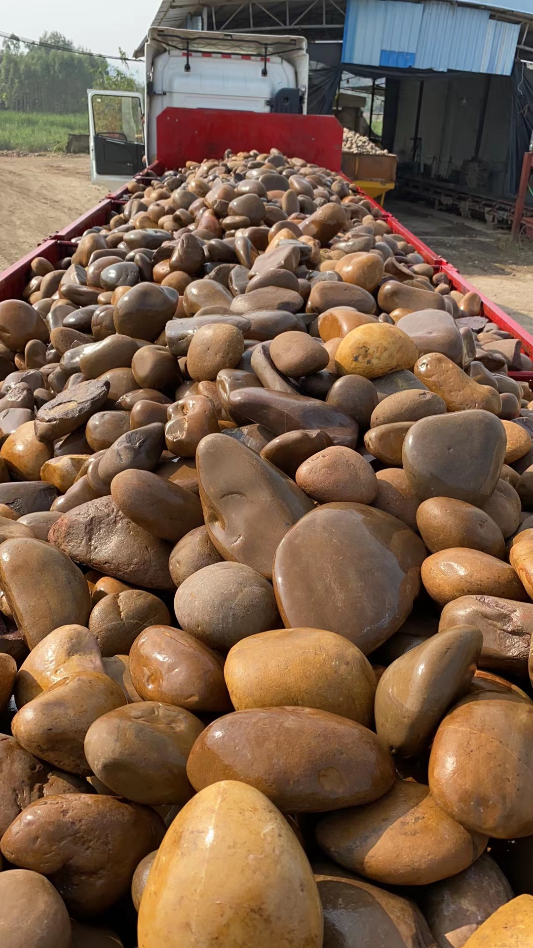 Cobblestone is a kind of stone with relatively high application value ...