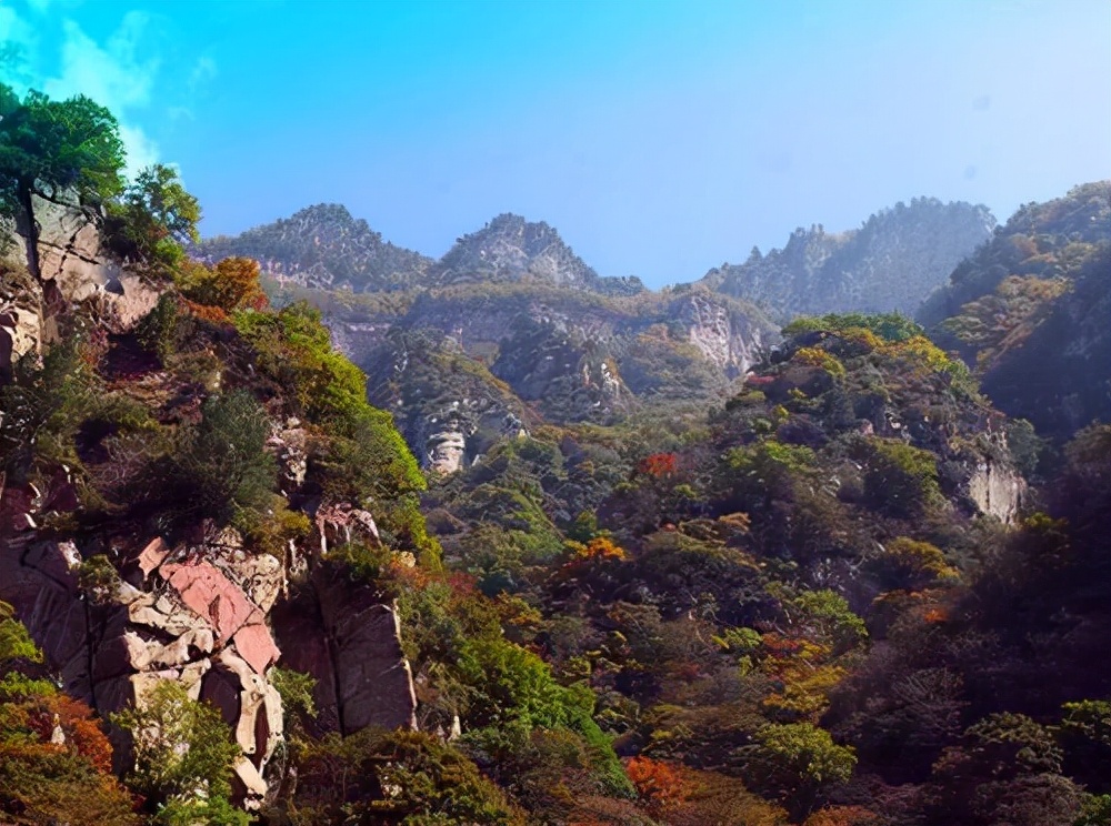 A canyon scenic spot in Shanxi has become popular, with 97% forest ...