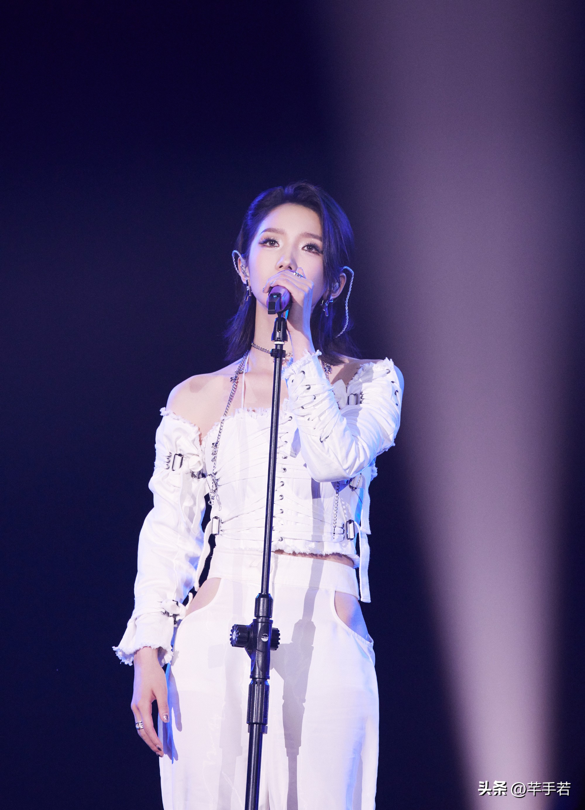 Meng Meiqi came back to hold a concert, more than 1,000 tickets were ...
